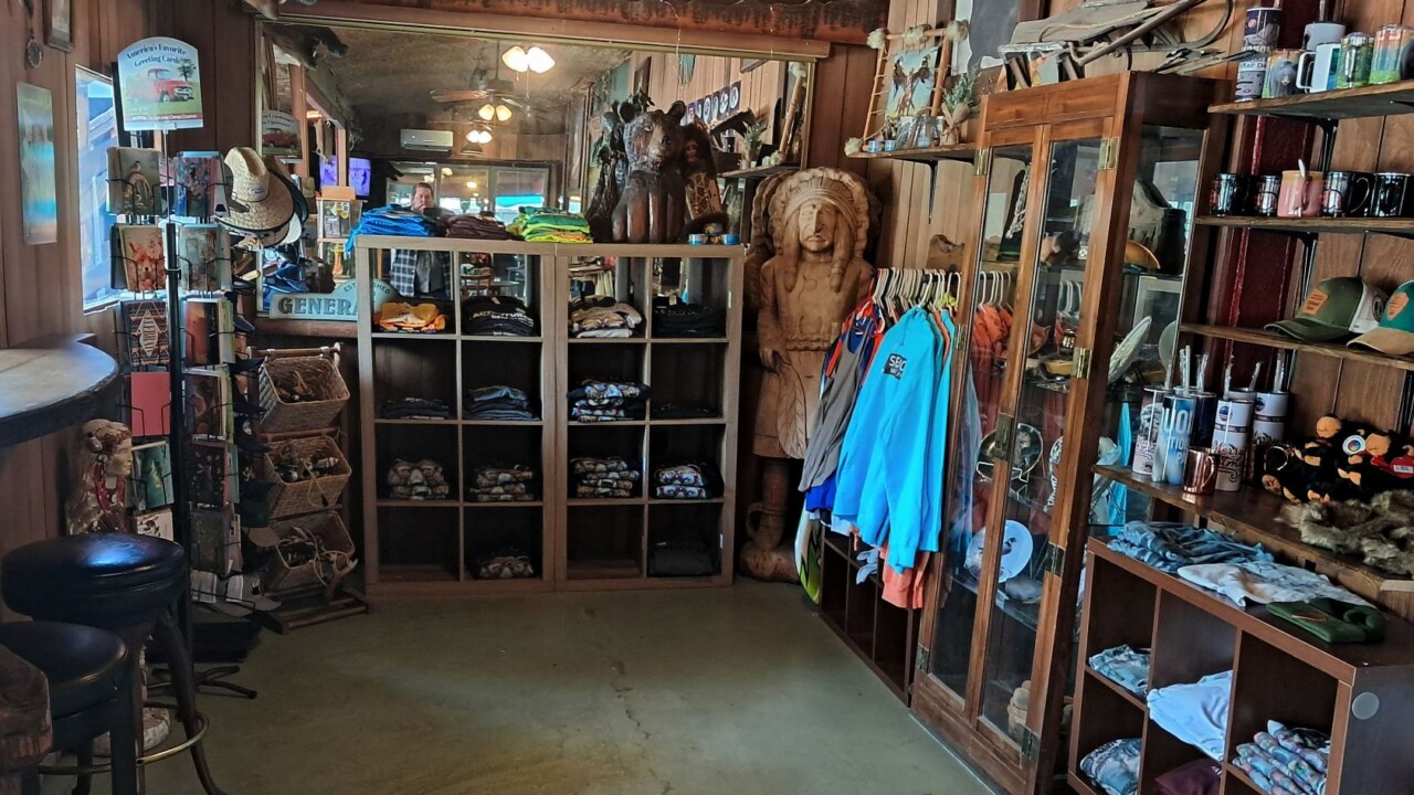 Gifts & Souvenirs - Totem Market